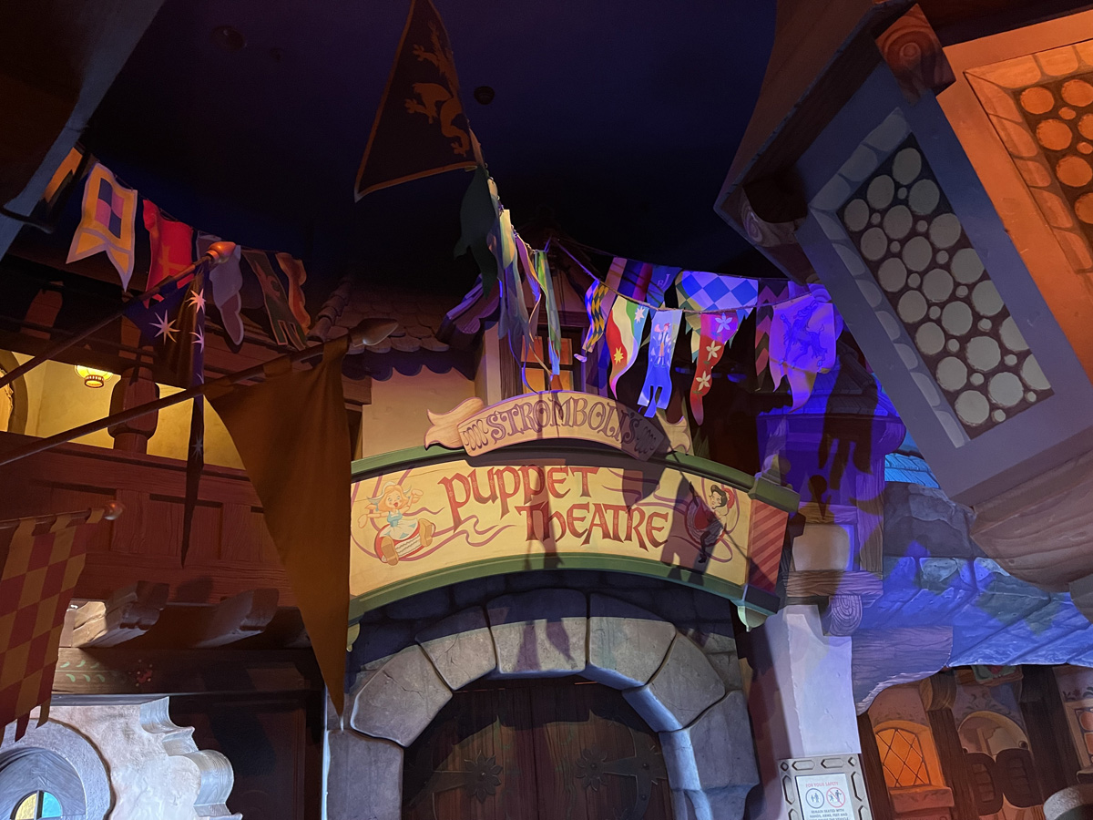 Pinocchio's Daring Journey | Disneyland Park